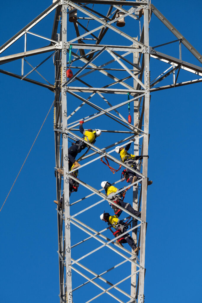 EnergyConnect: First of 1,500 steel towers installed, Buronga ...